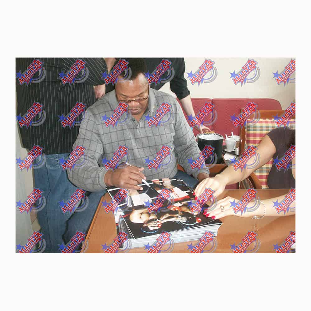 拉里·霍姆斯 (Larry Holmes) 签名 16×12 照片，与穆罕默德·阿里 (Muhammad Ali) 的合影 - 全明星签名
