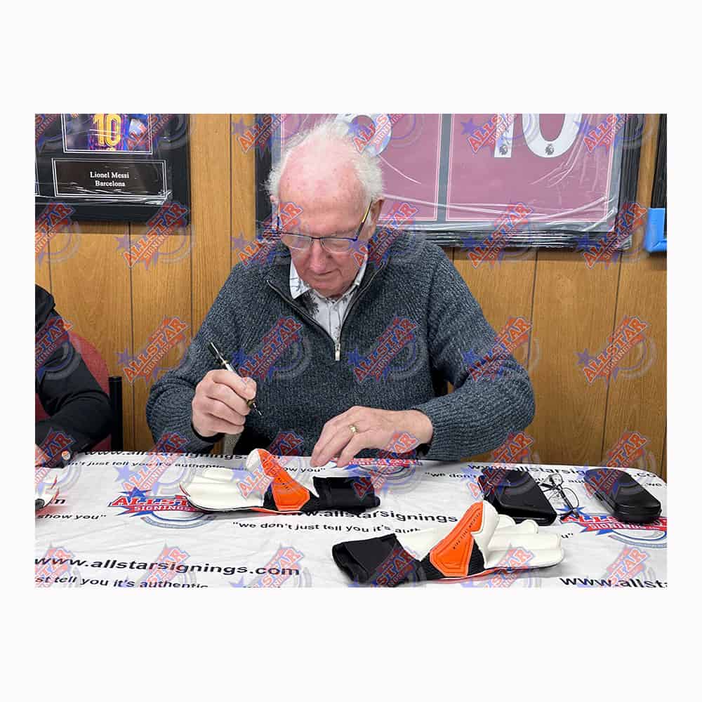 Alex Stepney signed goalkeeper glove - All Star Signings