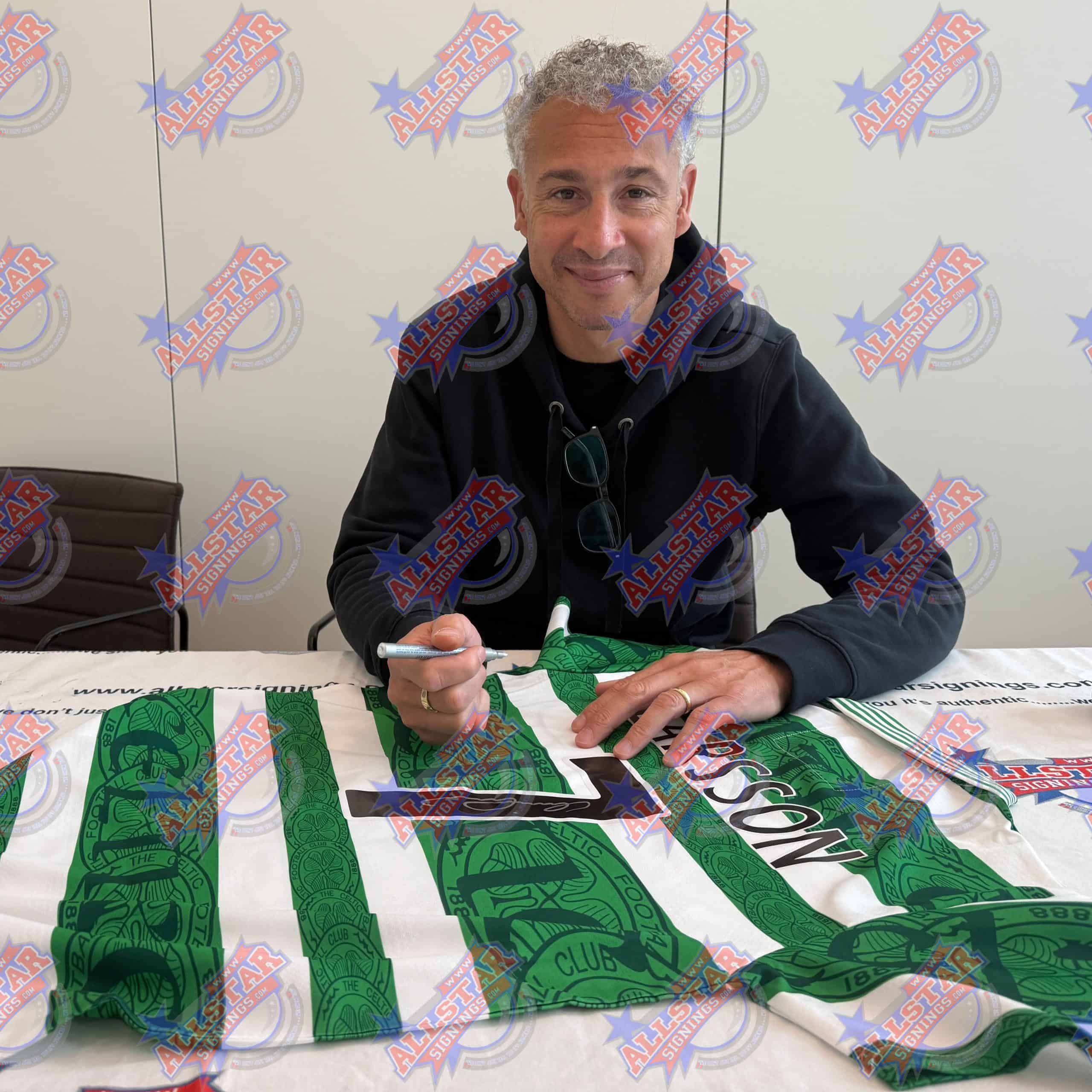 Kemeja Celtic 1996 berbingkai Larsson yang ditandatangani - Allstarsignings